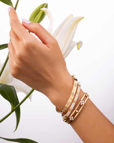 Roberto Coin Love In Verona 18k Yellow Gold Flower Hoop Earrings – J.R.DUNN